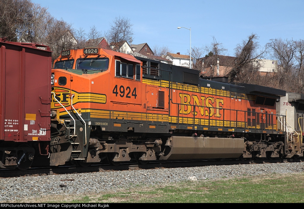 BNSF 4924